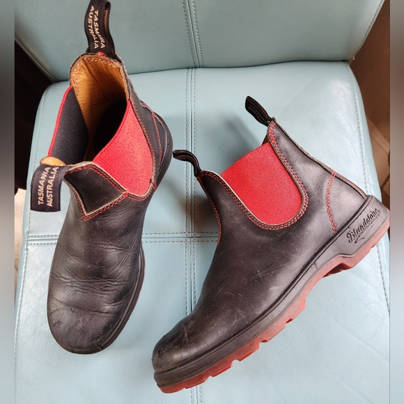 Blundstone | Shoes | Blundstone Black Leather Red Elastic Topstitching ...